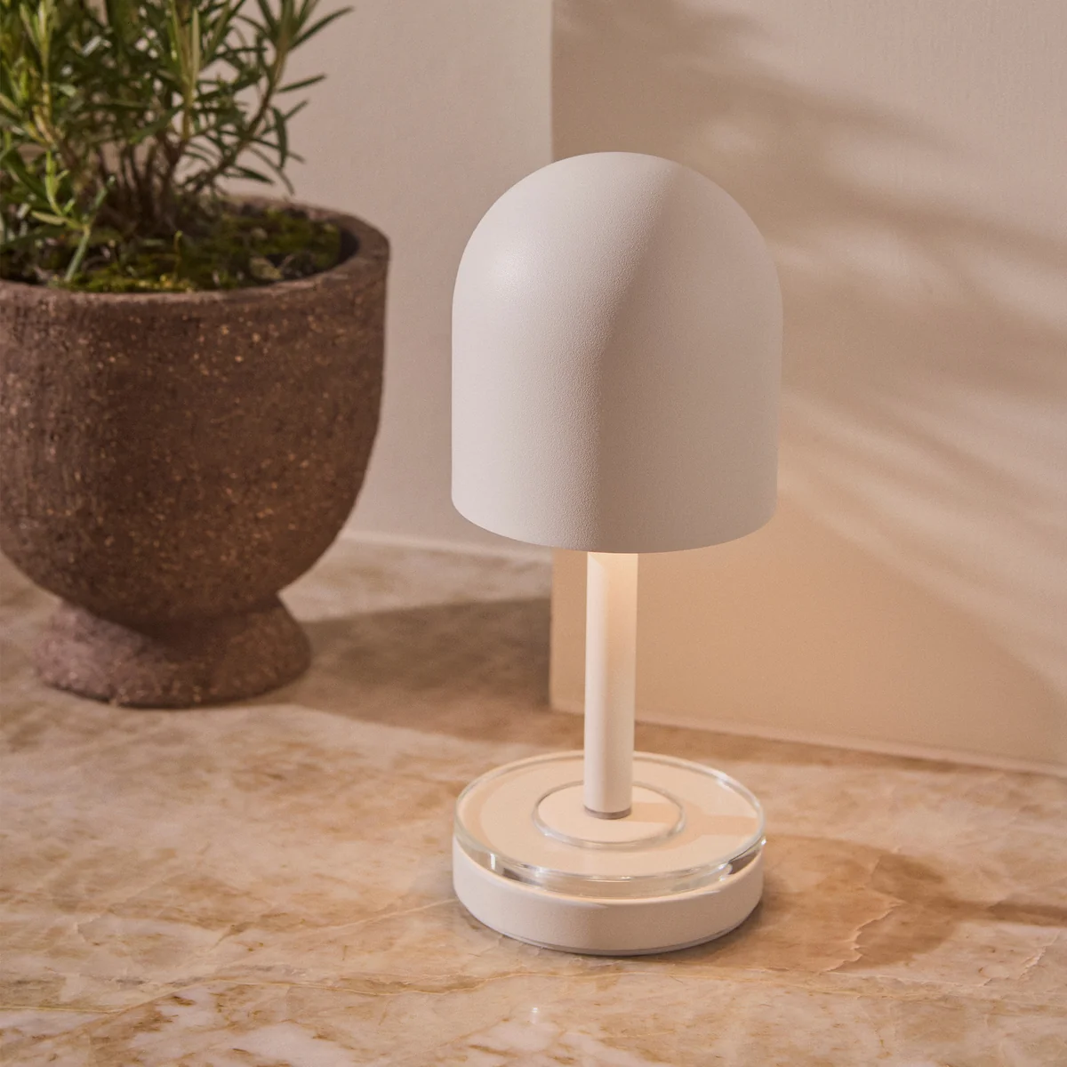 Luceo Portable LED Akkuleuchte von AYTM | Connox